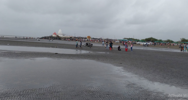 Dumas Beach Surat (Location, Activities, Night Life, Images, Facts ...