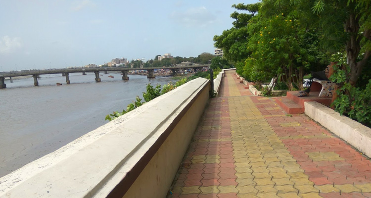 Dutch Garden Surat (Entry Fee, Timings, Images & Location) - Surat Tourism