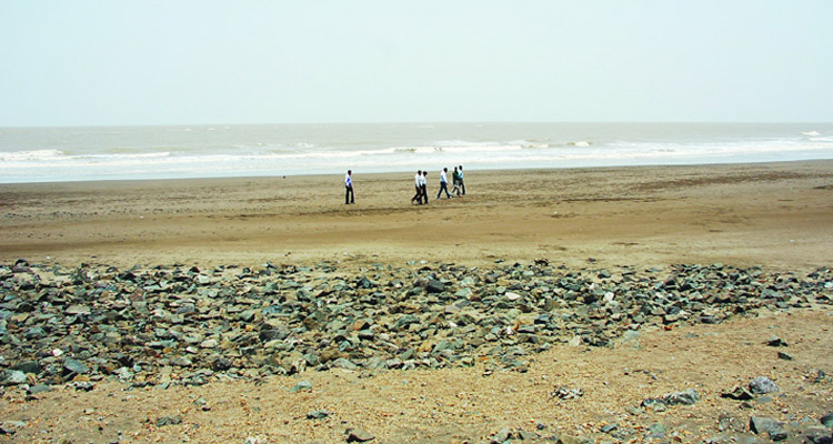 Hazira Beach Surat (Location, Activities, Night Life, Images, Facts ...